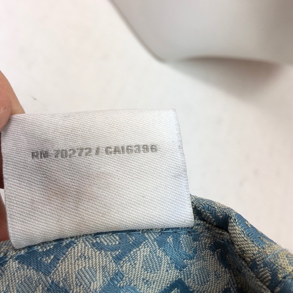 Liz Claiborne | Accessories | Liz Clairborne Signature Print Jacquard ...